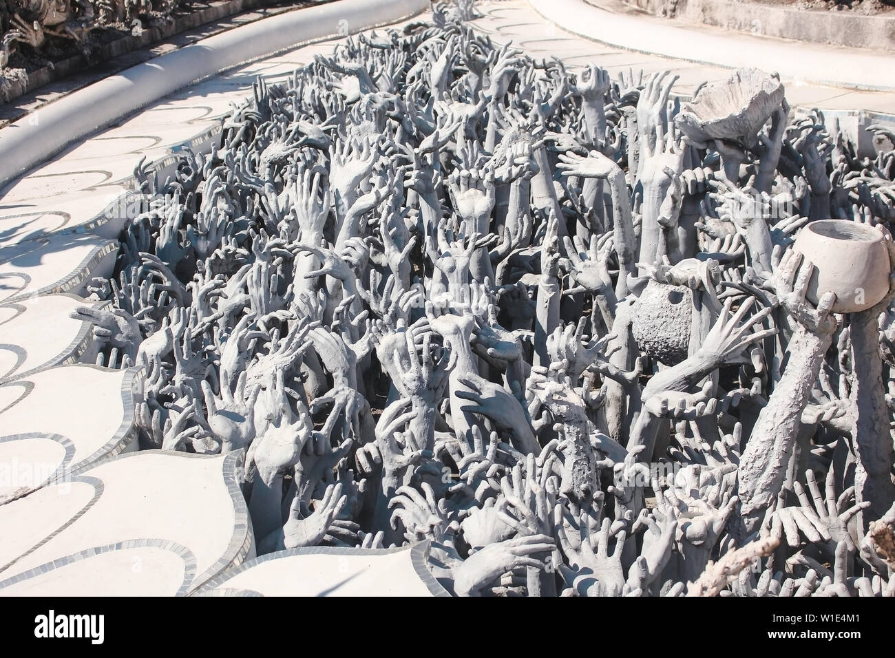 Sculpture emerging from the ground hi-res stock photography and images ...