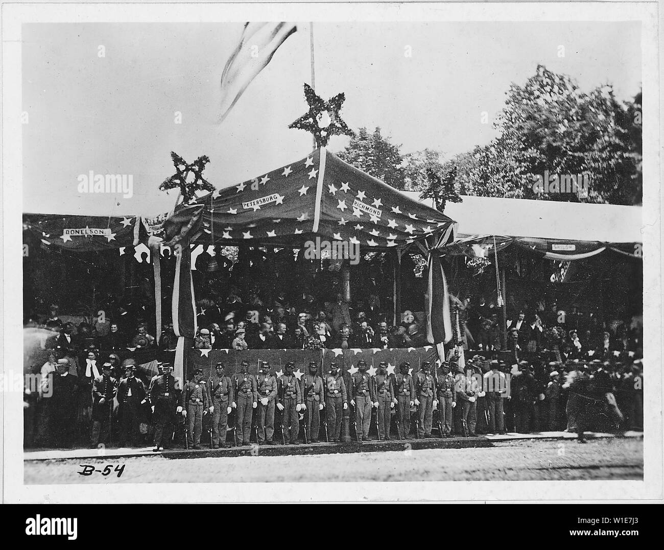 Grand Review, 1865. Washington, showing reviewing stand with Gen. Grant ...