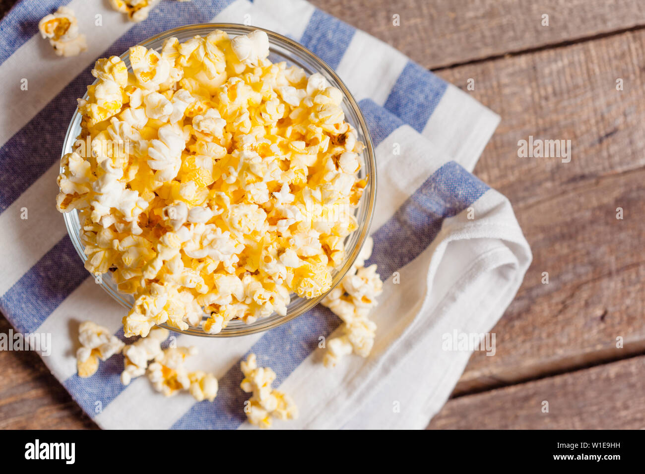 Cutting table movie hi-res stock photography and images - Alamy