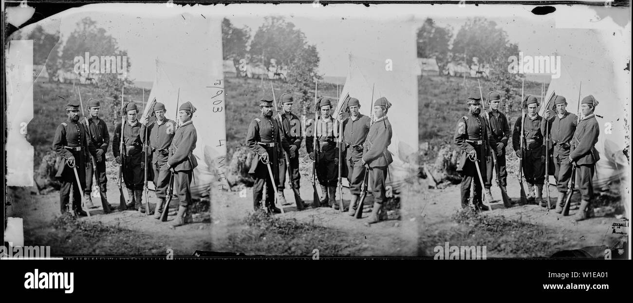 Group of 4th infantry hi-res stock photography and images - Alamy