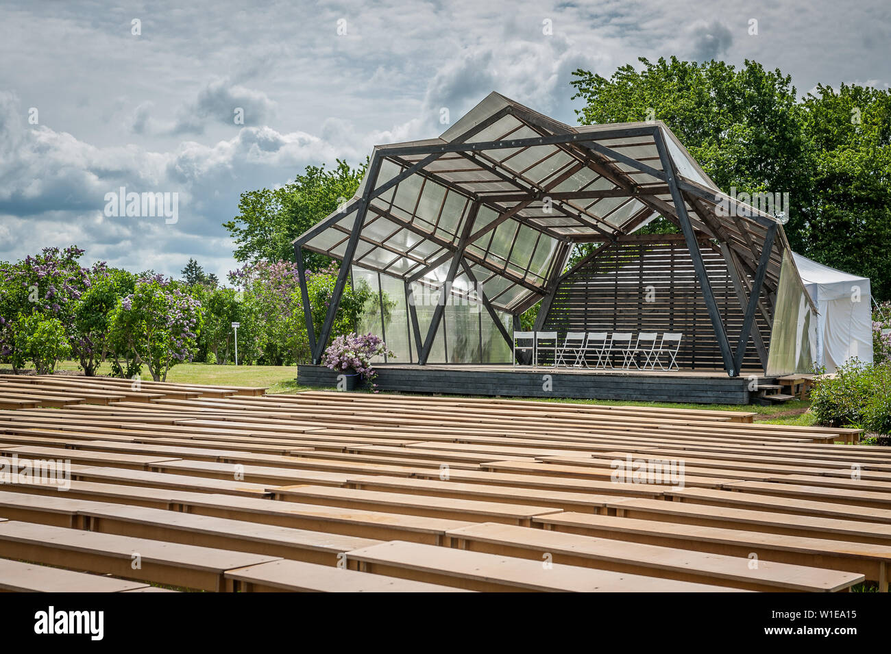 Open air stage hi-res stock photography and images - Alamy