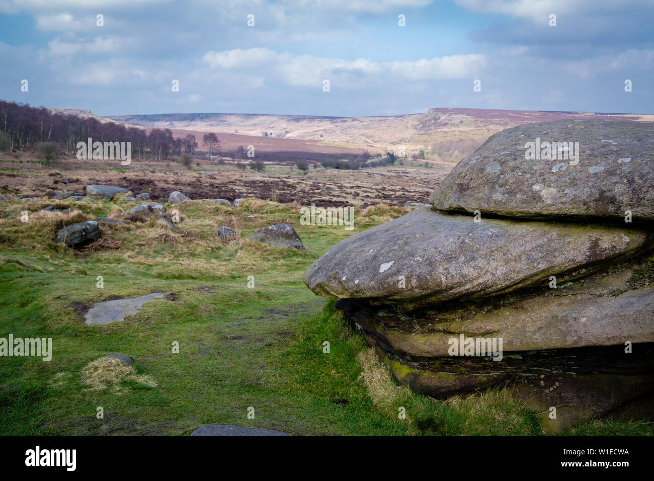 Millstone grit outcrop hi-res stock photography and images - Alamy