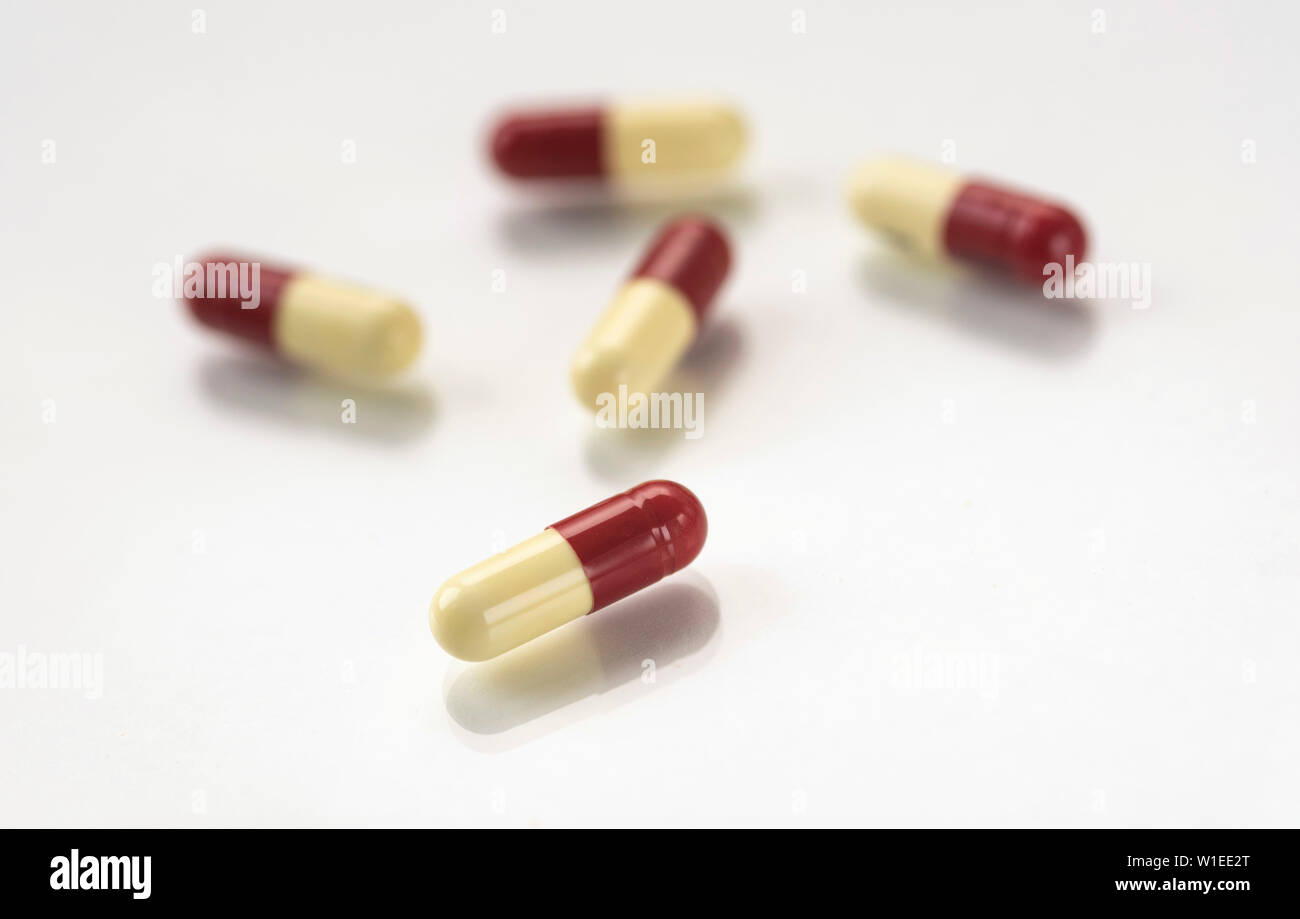 Penicillin capsules hi-res stock photography and images - Alamy