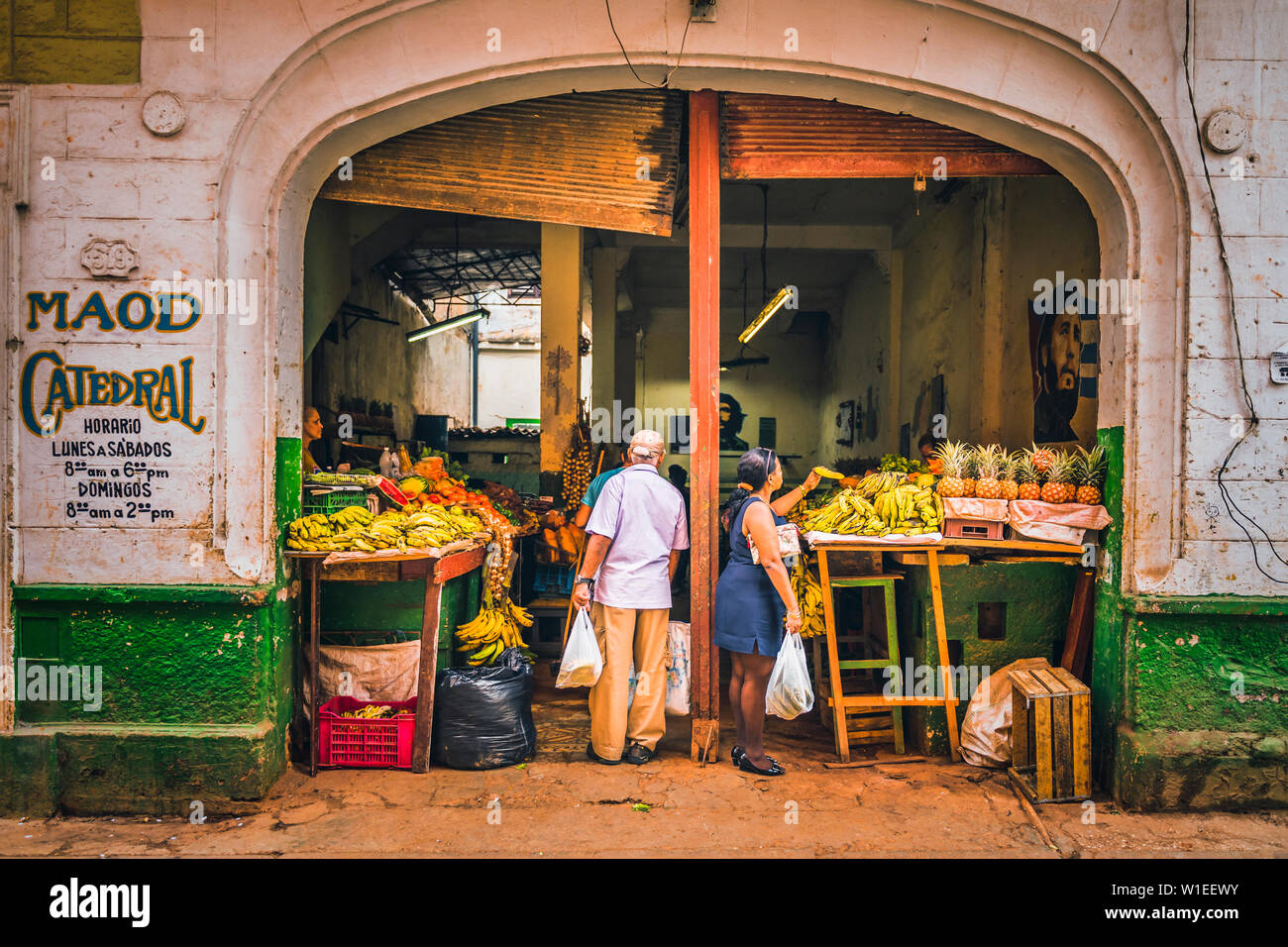 A local market in La Habana (Havana), Cuba, West Indies, Caribbean ...