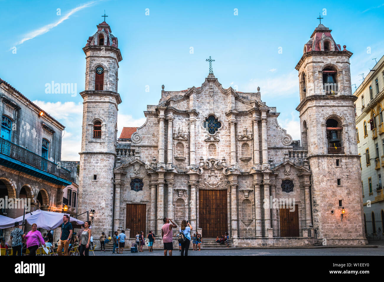 La Catedral de la Virgen Maria in La Habana Vieja, UNESCO, Plaza de la ...