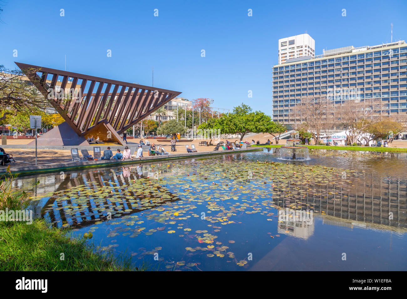 View of Rabin Square pond and Town Hall, Tel Aviv, Israel, Middle East ...