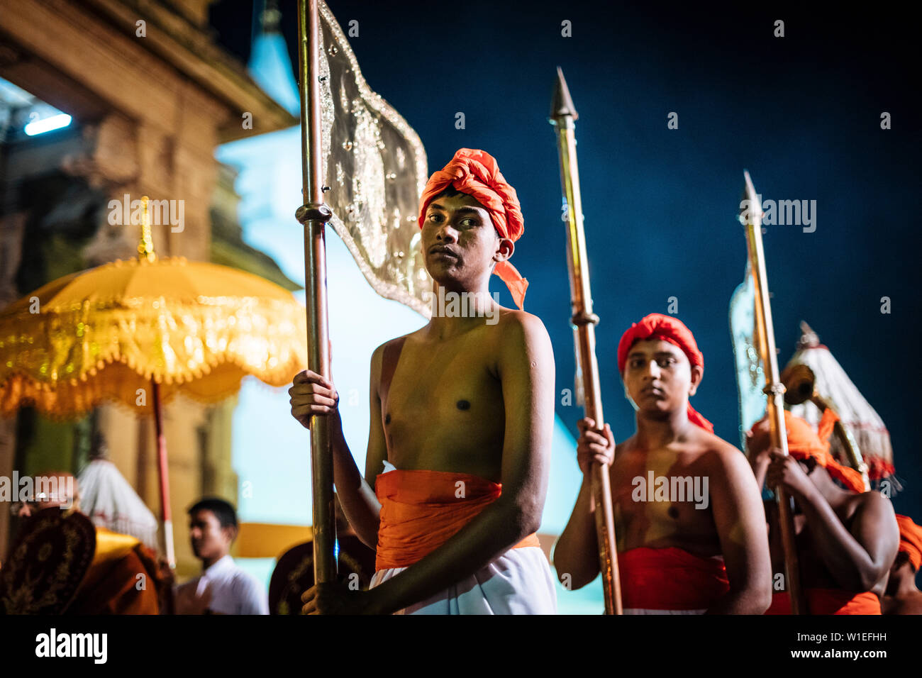 Duruthu Perahera Full Moon Celebrations at Kelaniya Raja Maha Vihara ...