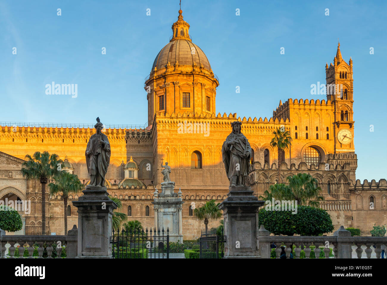 Palermo historic site hi-res stock photography and images - Alamy