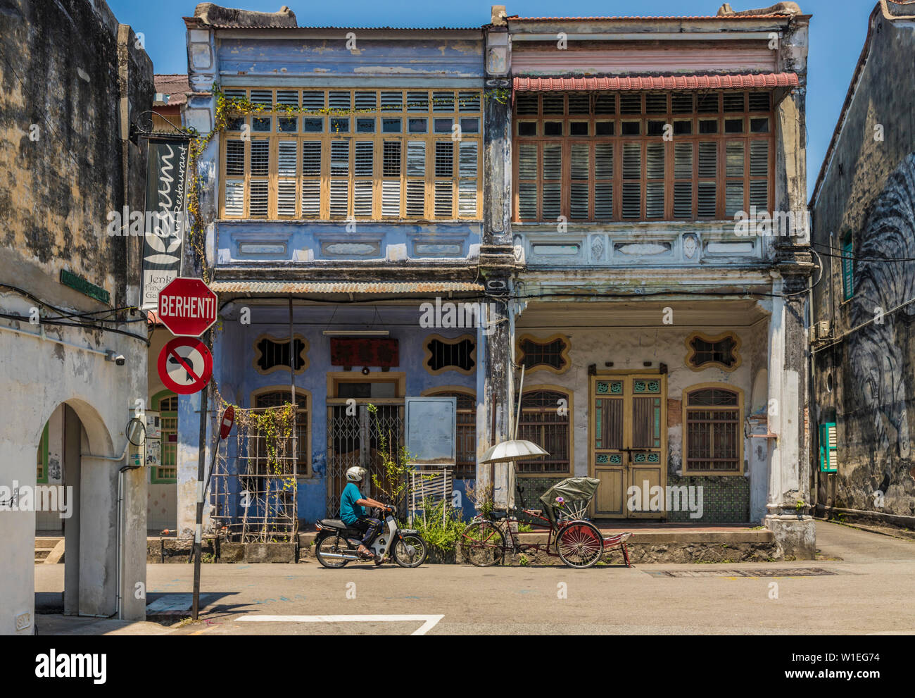 Local Chinese architecture in George Town, Penang Island, Malaysia ...