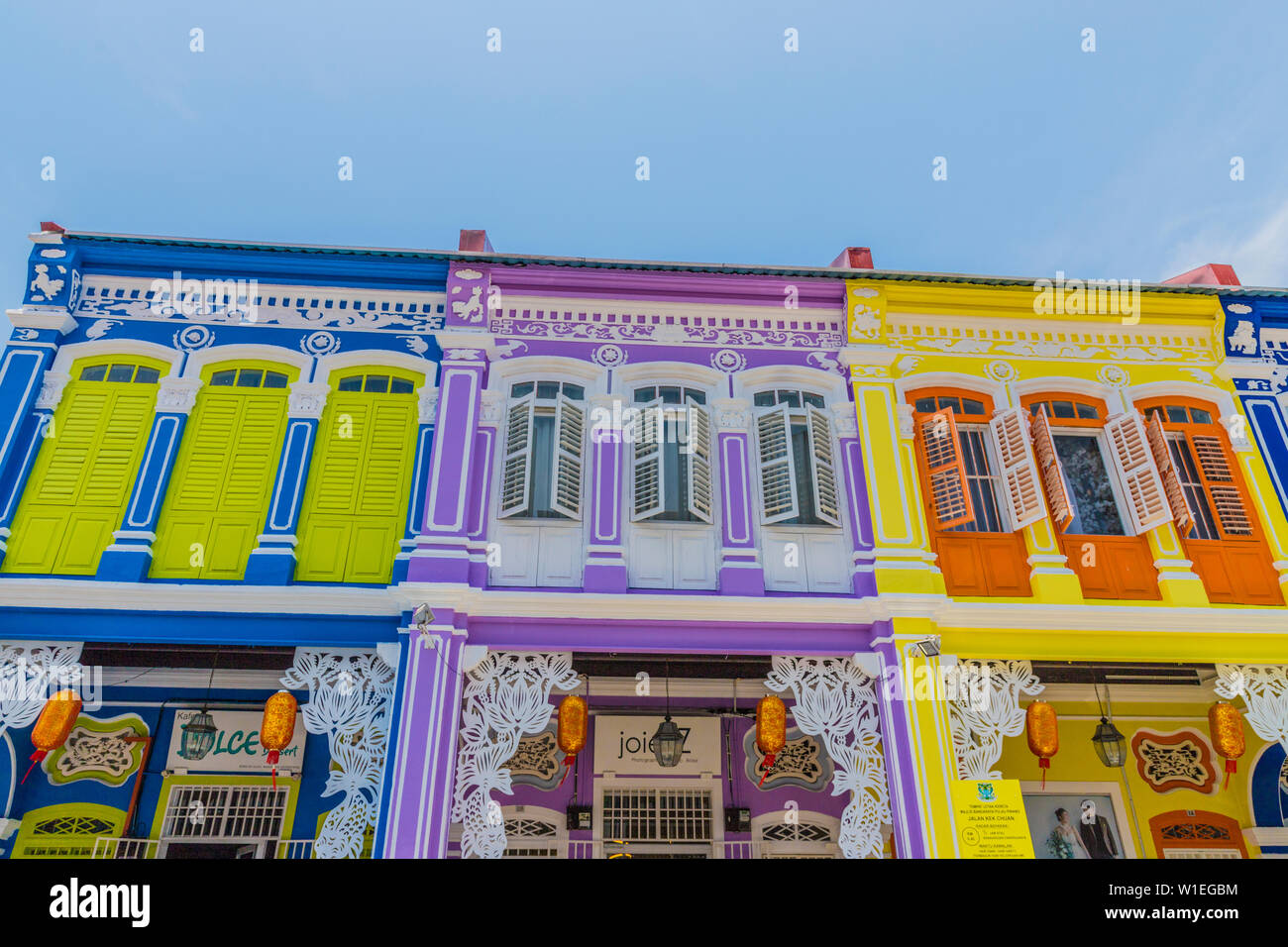 The colourful shop house architecture of Kek Chuan Jalan Road in George ...