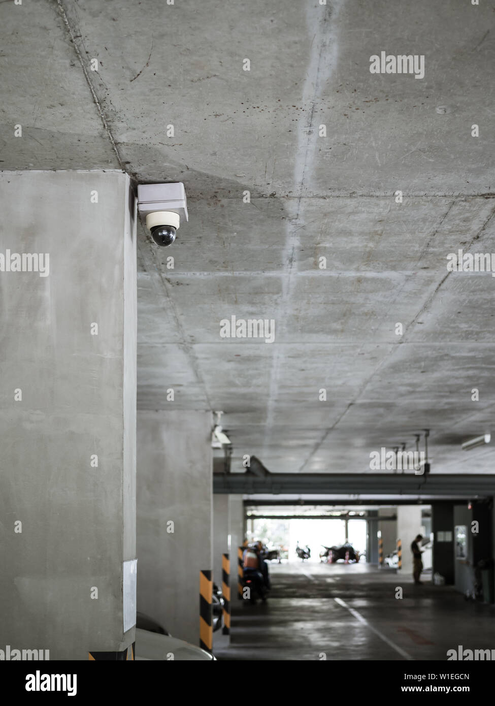 Security camera parking lot hi-res stock photography and images - Alamy