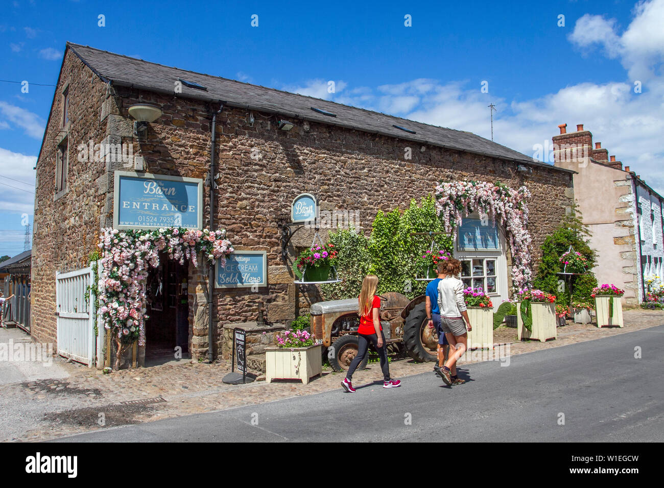 The village of scorton in lancashire hi-res stock photography and ...