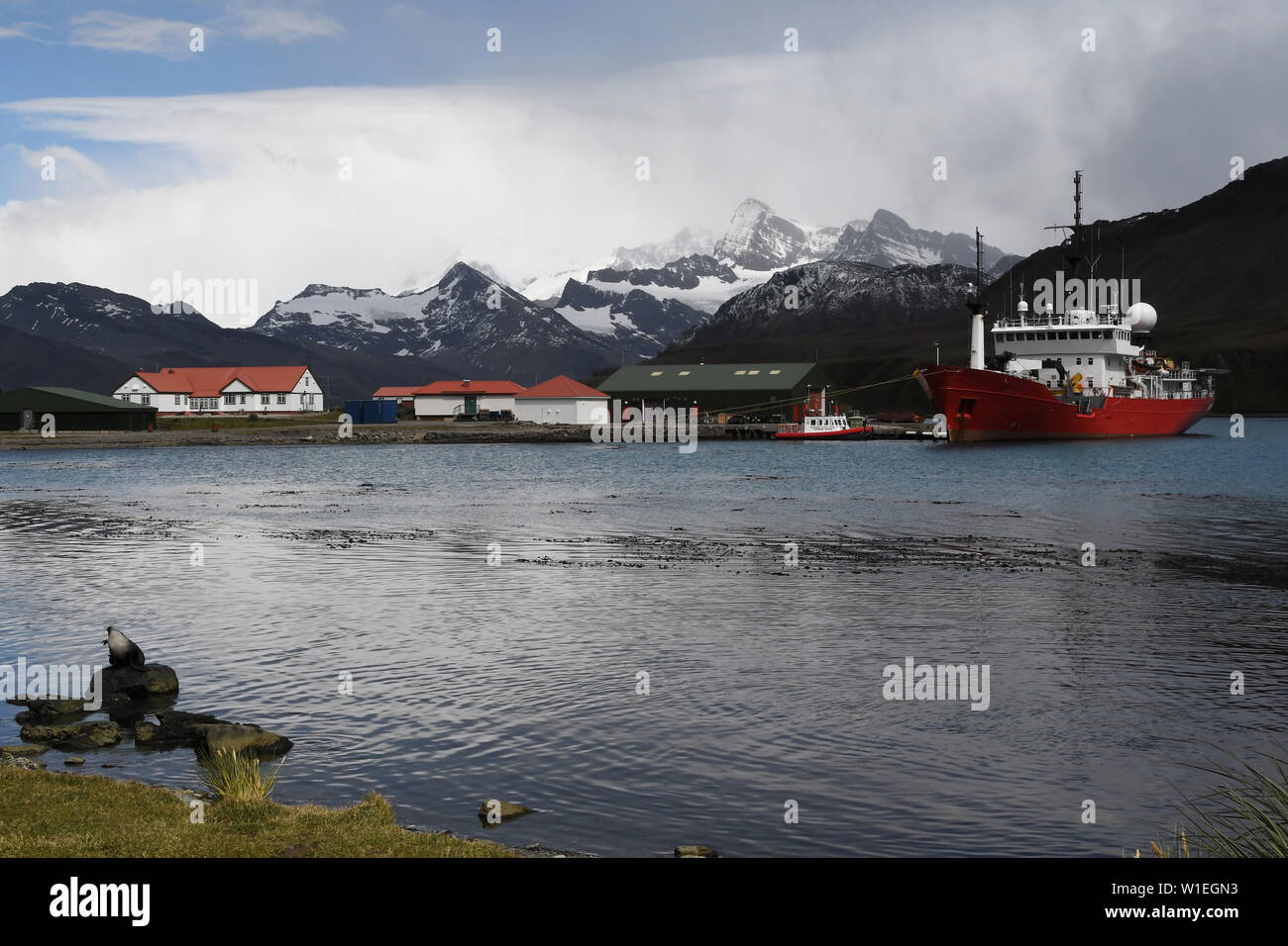 King Edward Point research station with fisheries patrol boat Pharos ...
