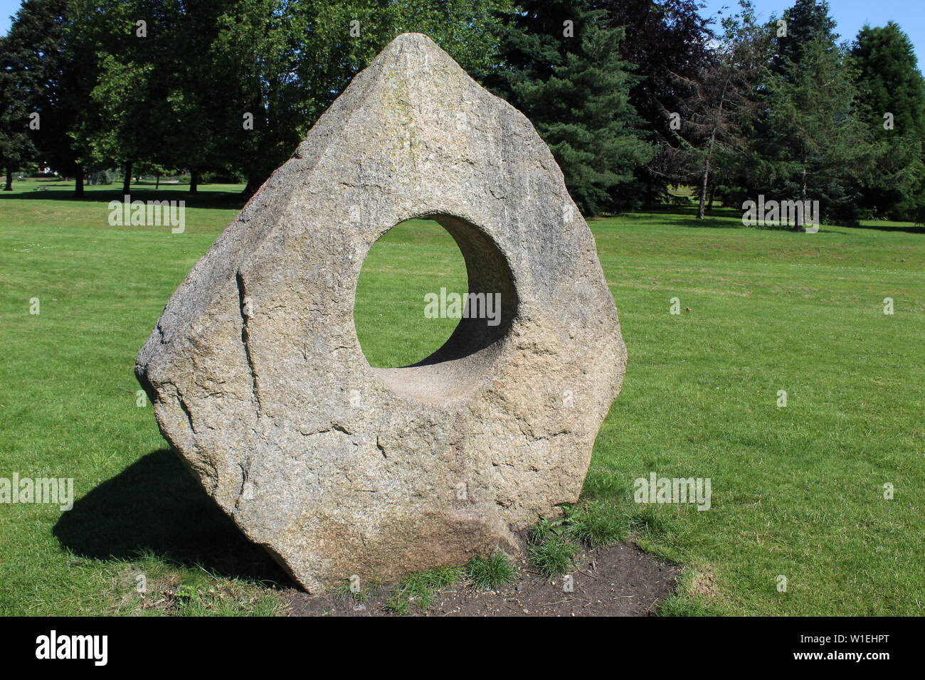 Monolith sculpture hi-res stock photography and images - Alamy