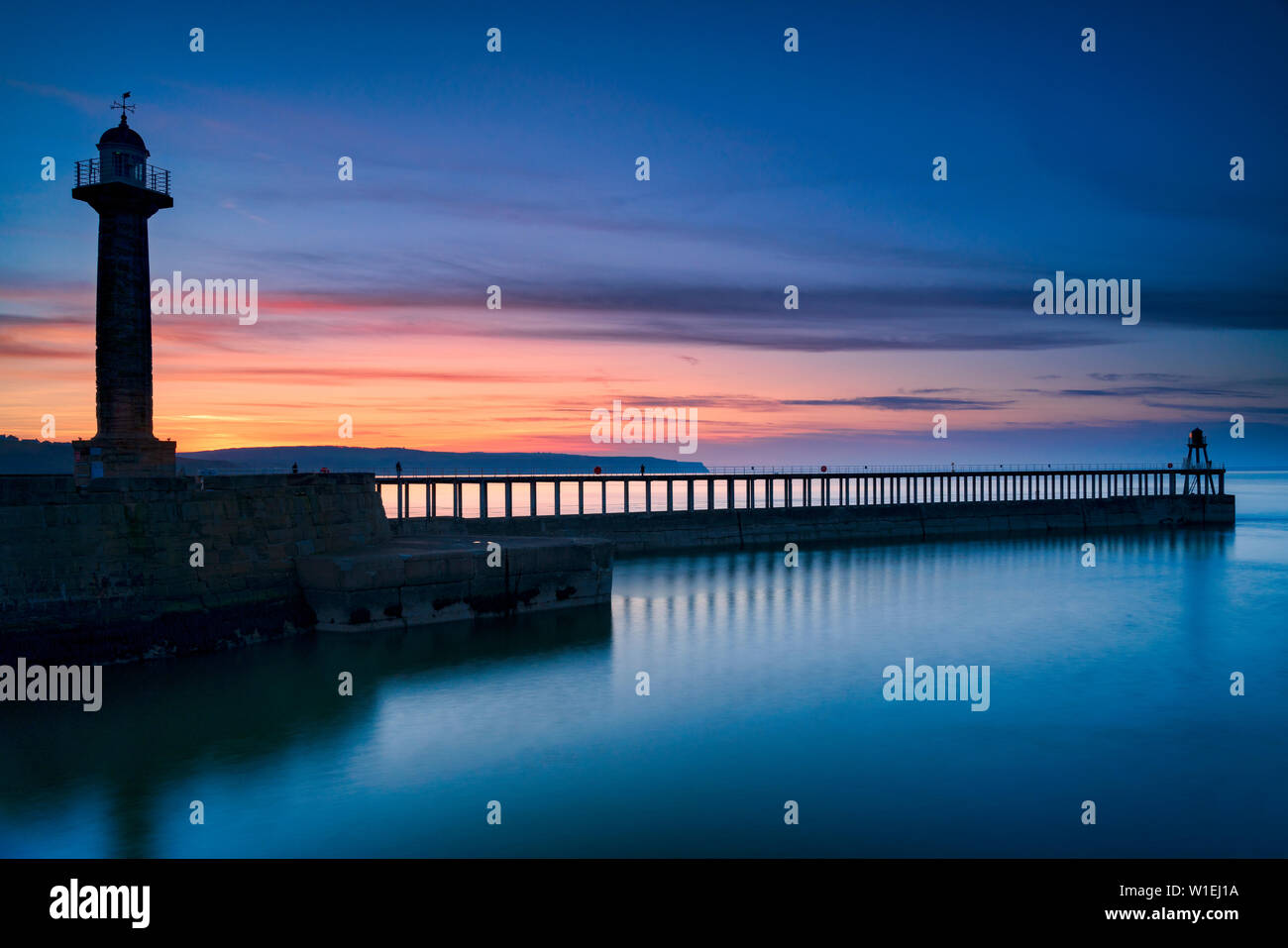 Whitby west pier hi-res stock photography and images - Alamy