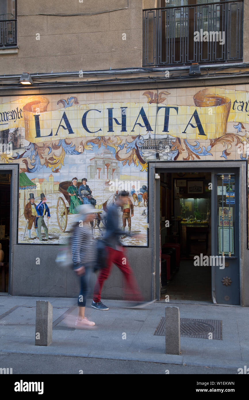 La Chata Restaurant; Cava Baja Street; Madrid; Spain Stock Photo - Alamy
