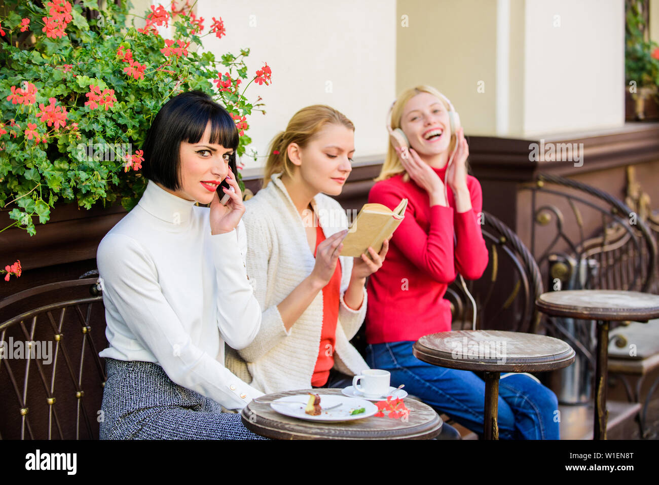 Female interests hi-res stock photography and images - Alamy