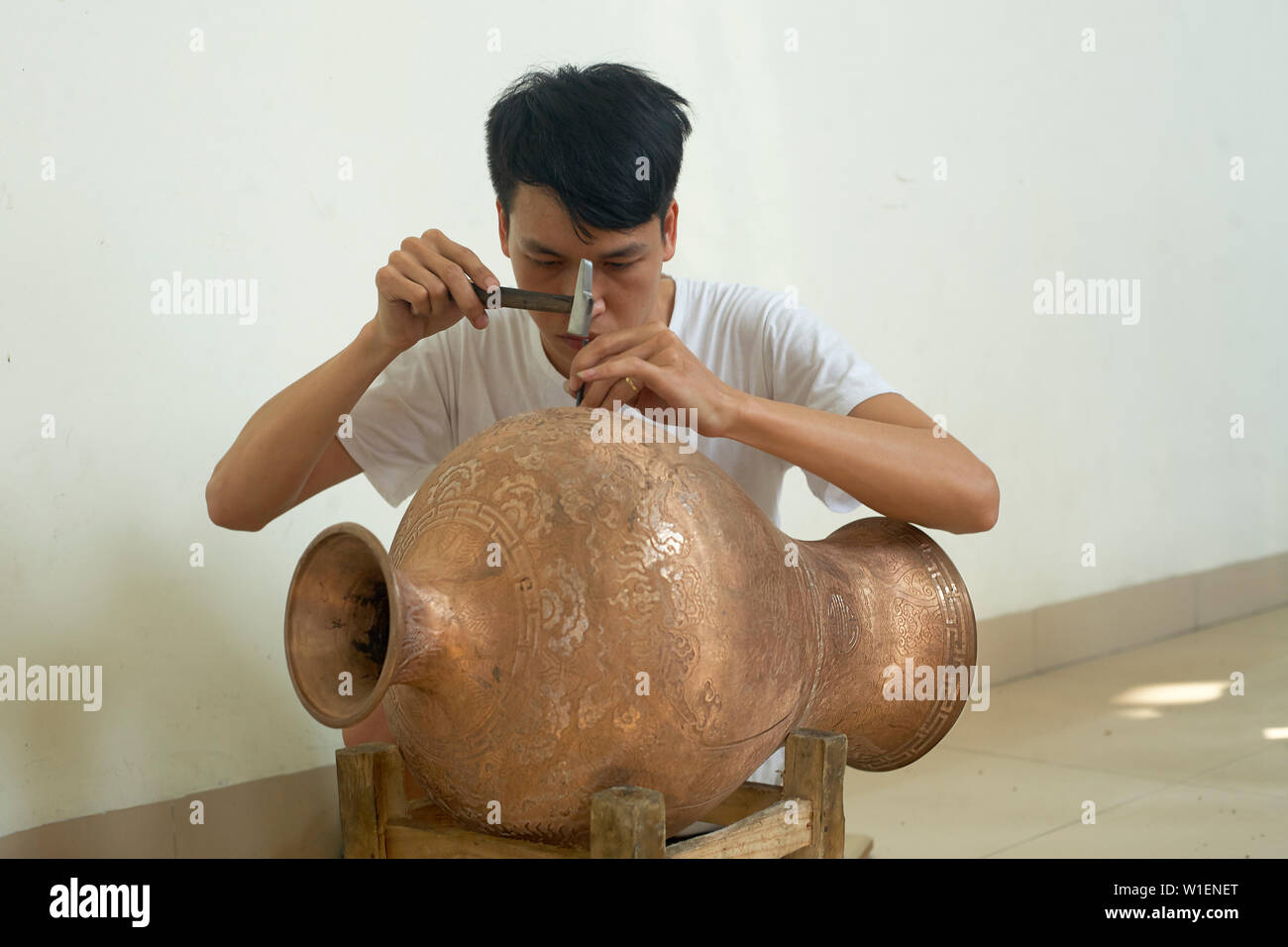 Vietnamese craft hi-res stock photography and images - Alamy