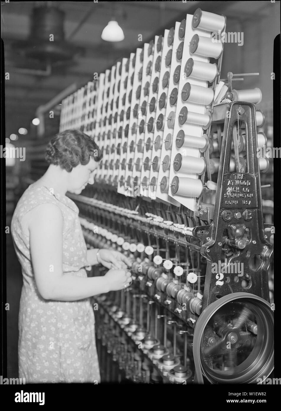Mt. Holyoke, Massachusetts - Silk. William Skinner and Sons. Plain loom ...