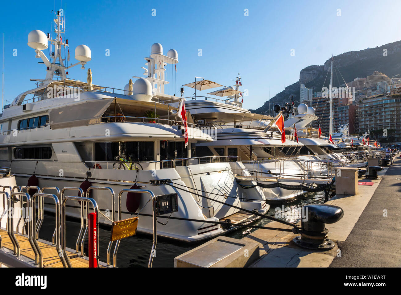 Monaco boat service hi-res stock photography and images - Alamy