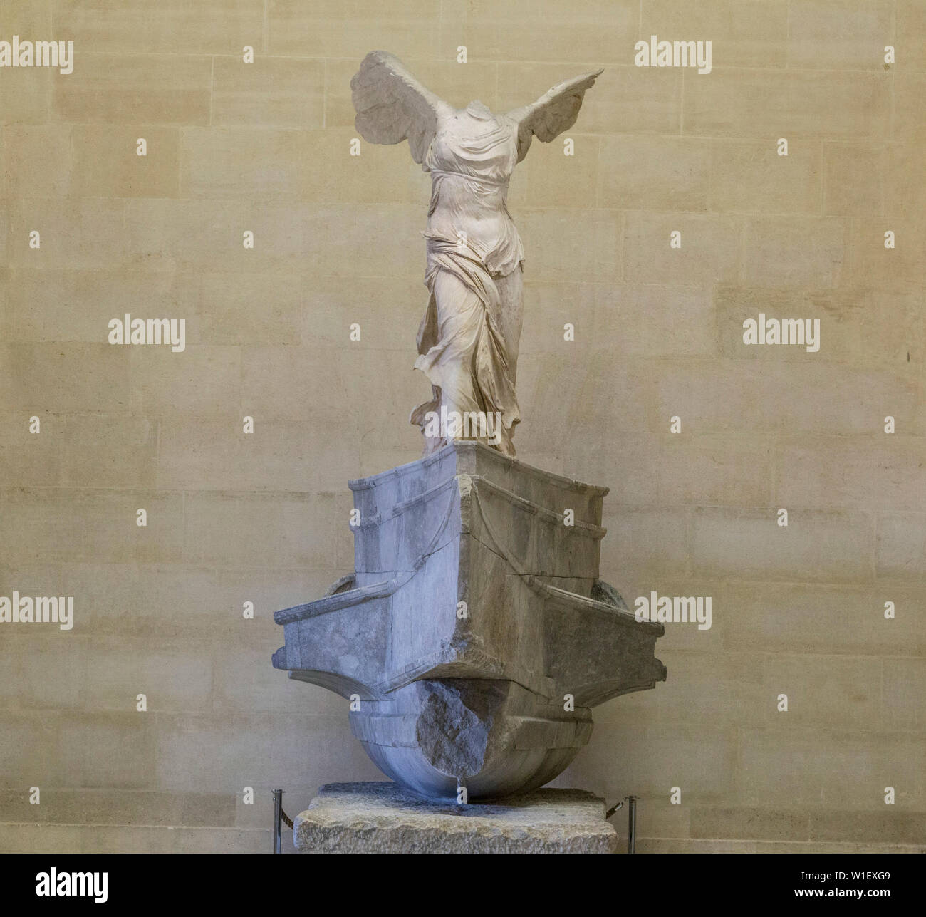 LE LOUVRE MUSEUM PARIS Stock Photo - Alamy