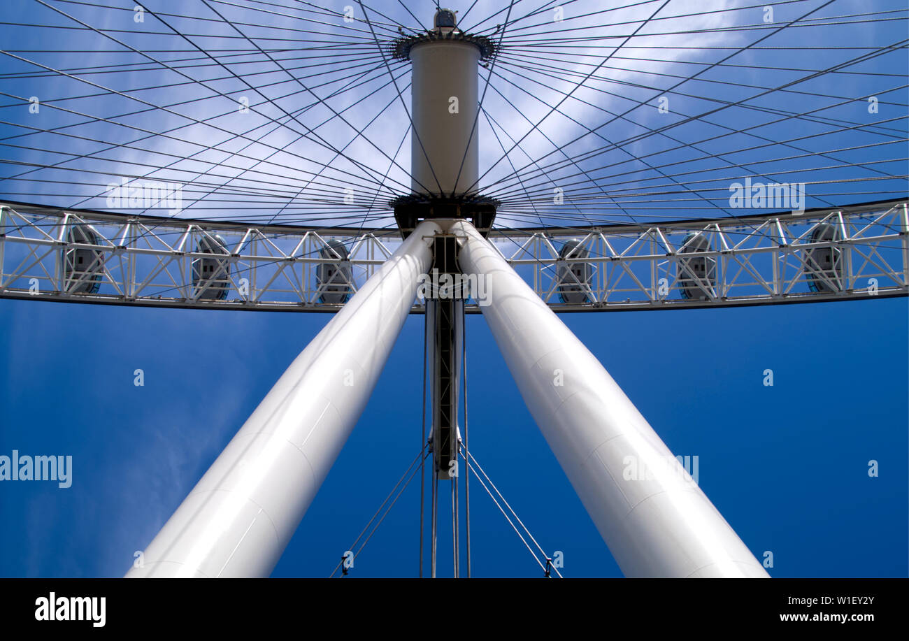 Hanging electric pole hi-res stock photography and images - Alamy