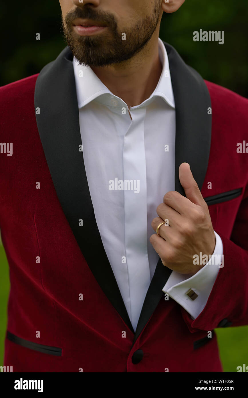 Person dressed in formal hi-res stock photography and images - Alamy