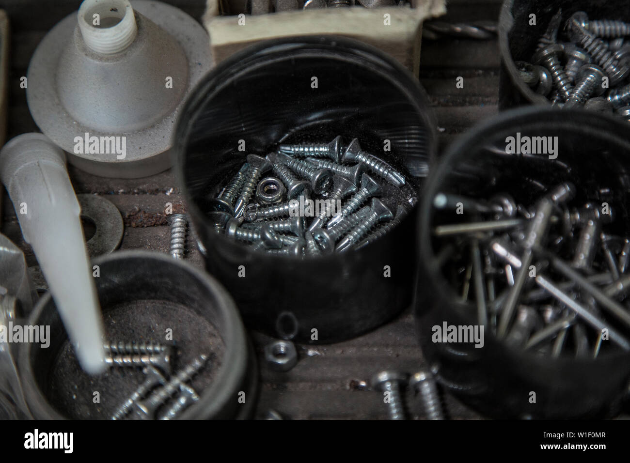 Pile of nuts and bolts hi-res stock photography and images - Alamy
