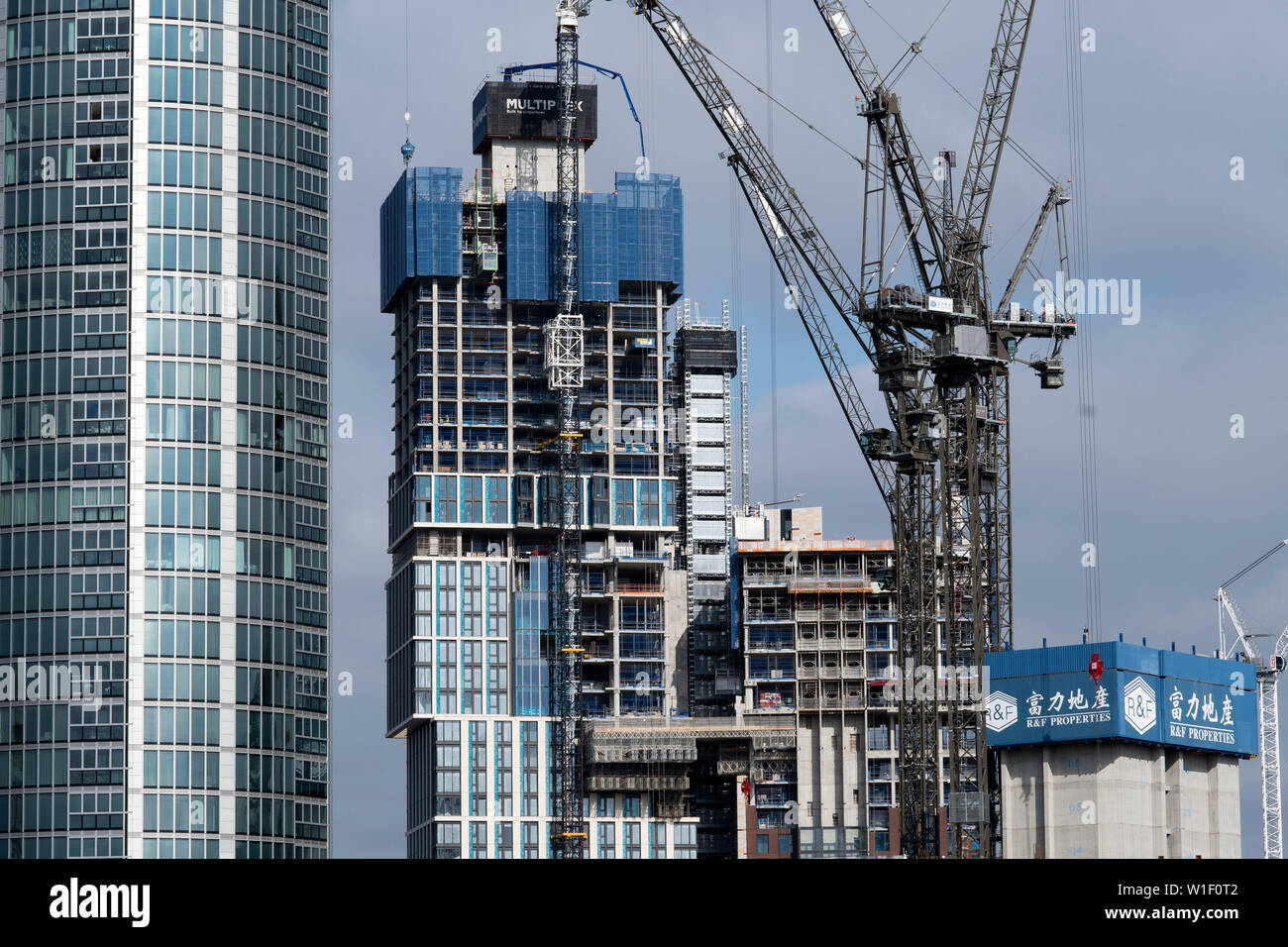 Nine Elms regeneration area - DAMAC Towers and One Nine Elms in south ...