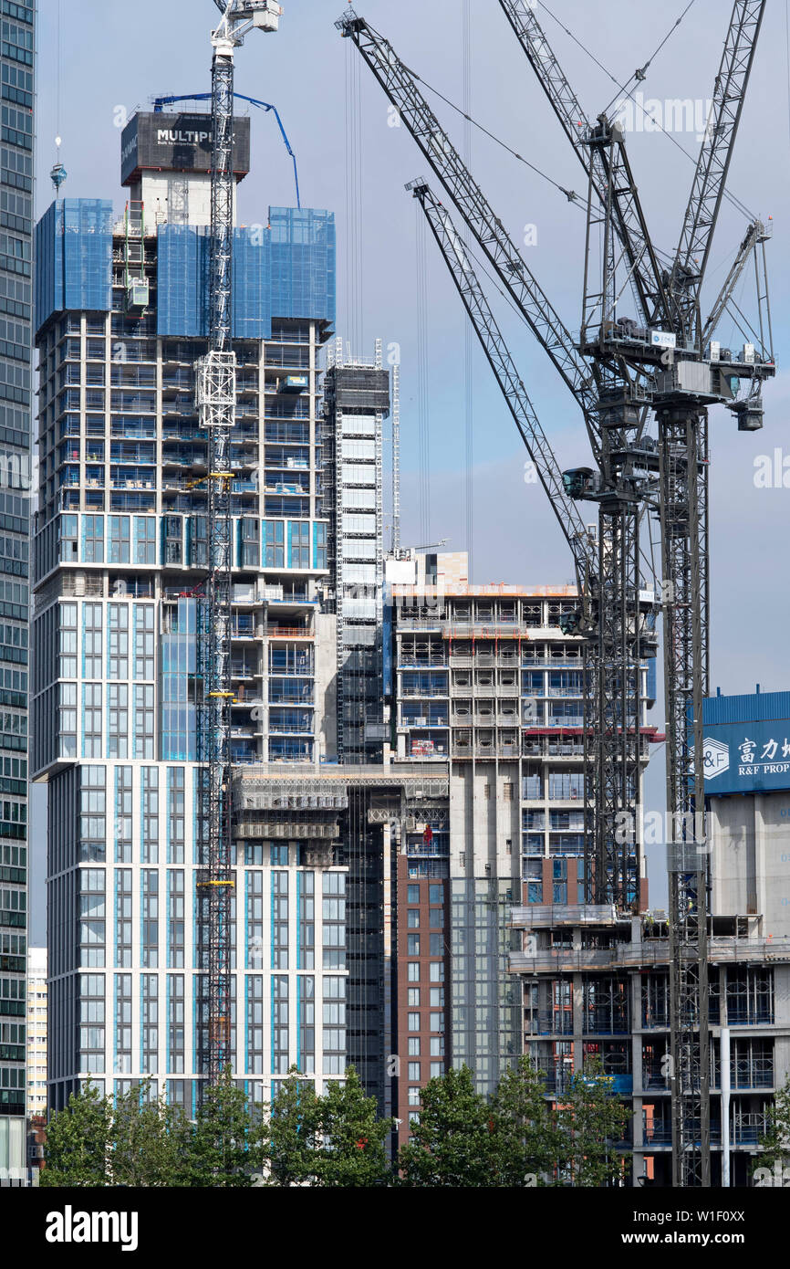 Damac tower nine elms london hi-res stock photography and images - Alamy