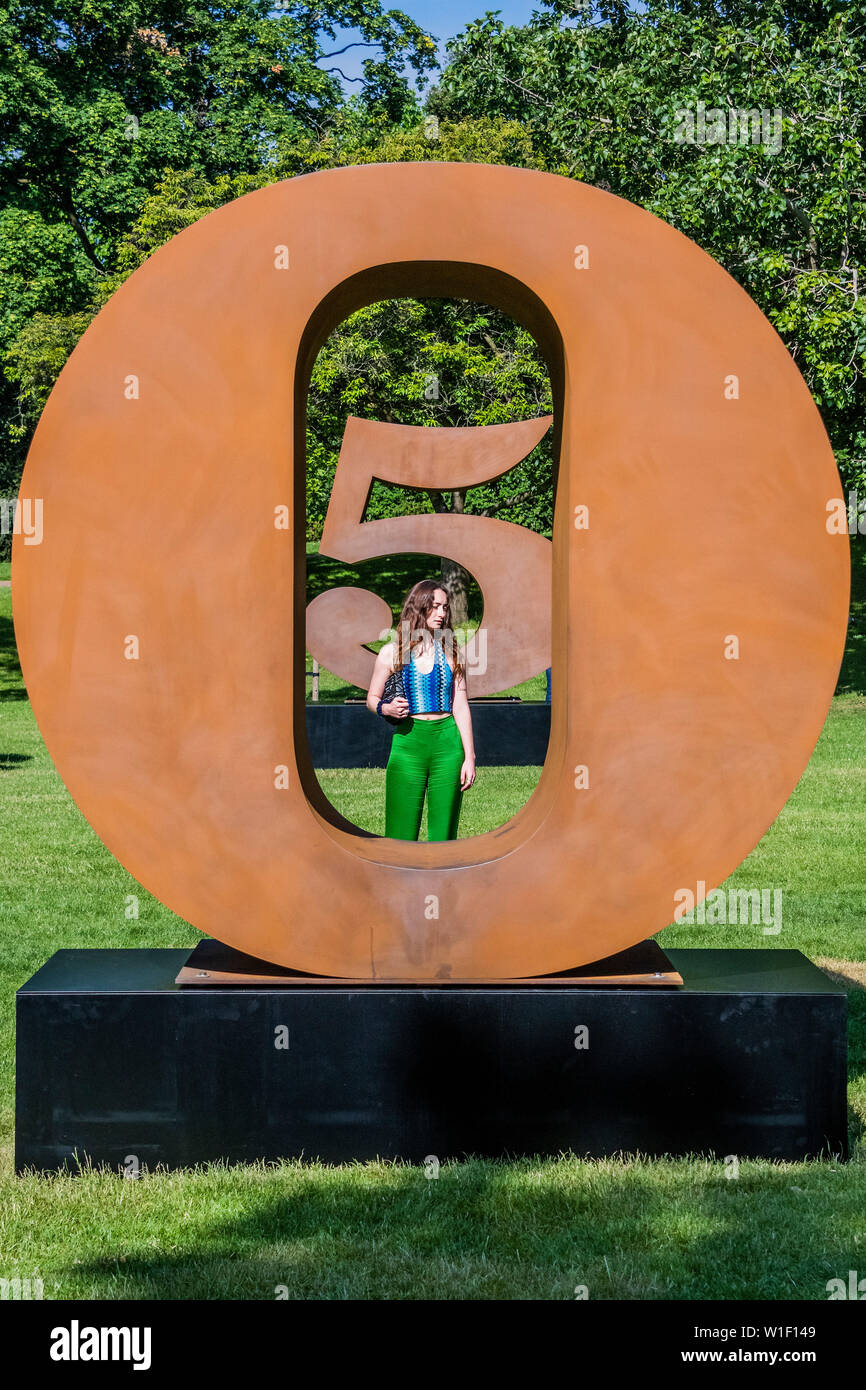 Regents Park, London, UK. 2nd July 2019. Robert Indiana, ONE Through ...