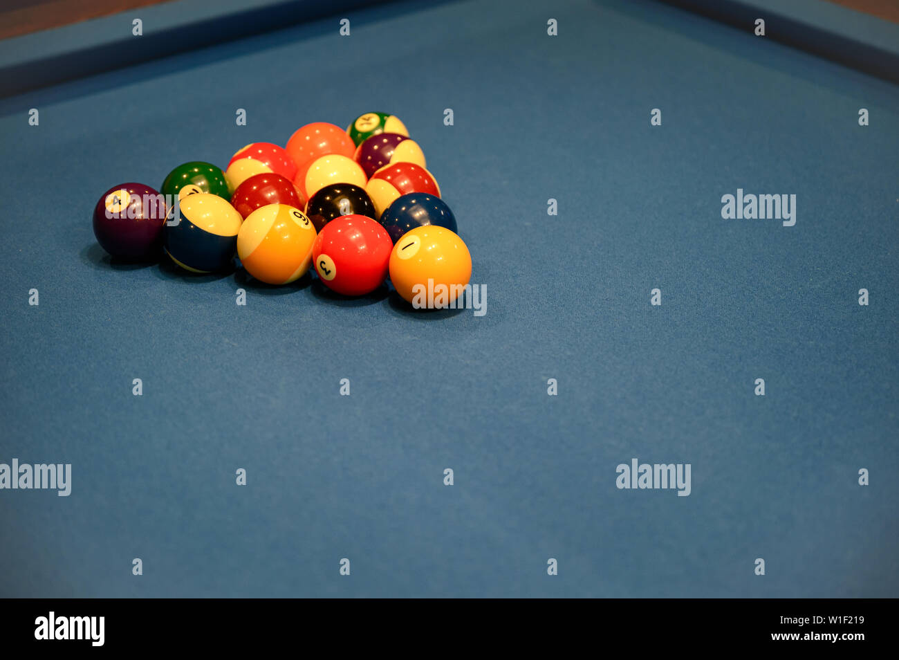 Snooker triangle red balls hi-res stock photography and images - Alamy