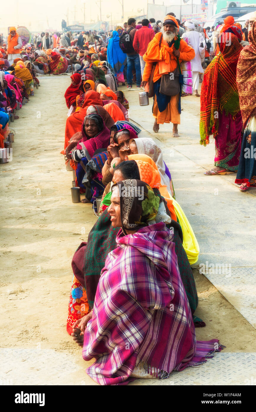 Women pilgrims lines, Allahabad Kumbh Mela, World’s largest religious ...