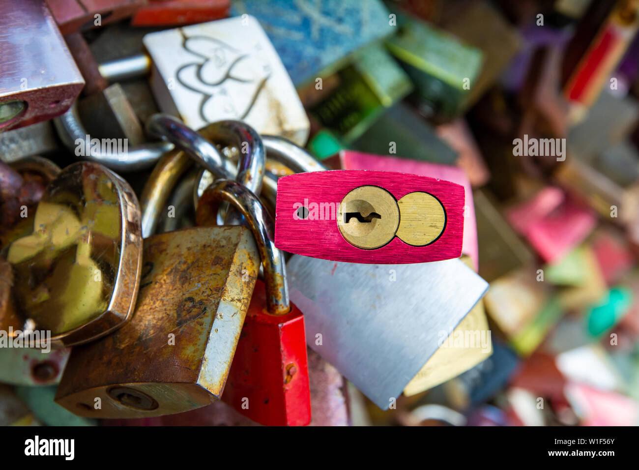 Love locks as symbol for everlasting love Stock Photo - Alamy