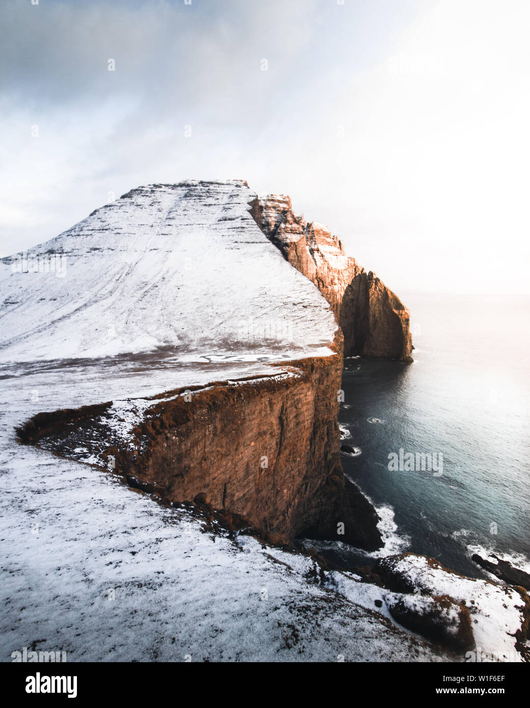 Snow and ocean hi-res stock photography and images - Alamy