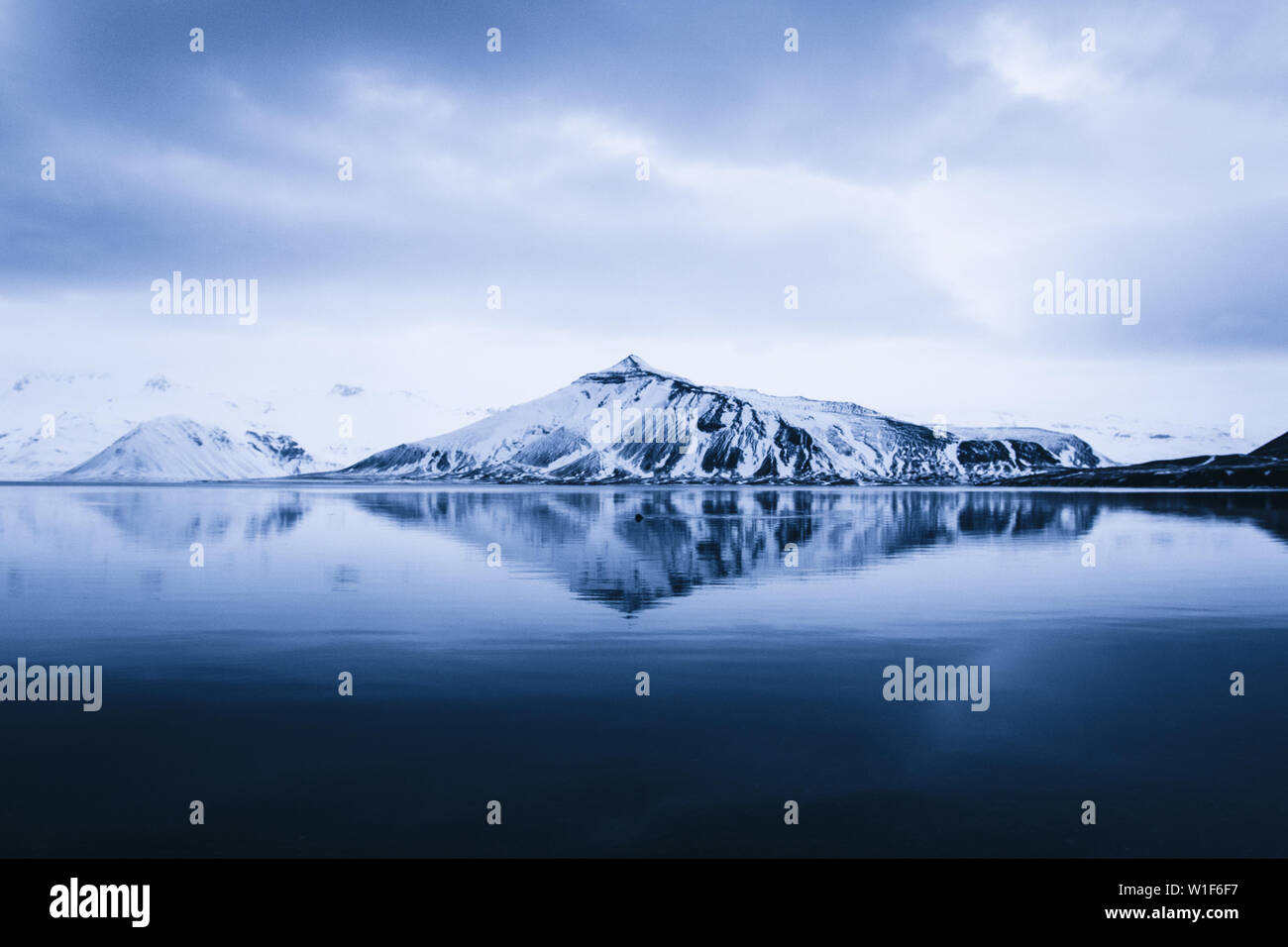 cold frozen snow ice landscape Stock Photo - Alamy