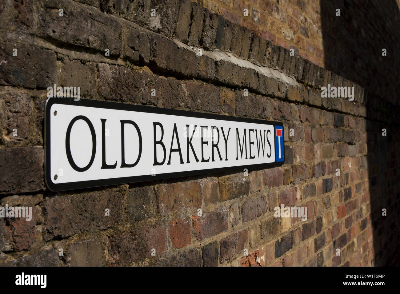 Old english road signs hi-res stock photography and images - Alamy