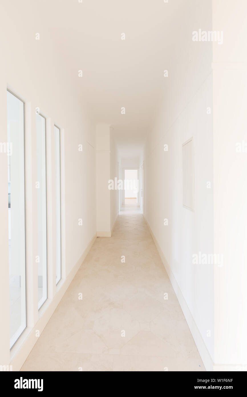 House hallway corridor doors hi-res stock photography and images - Alamy