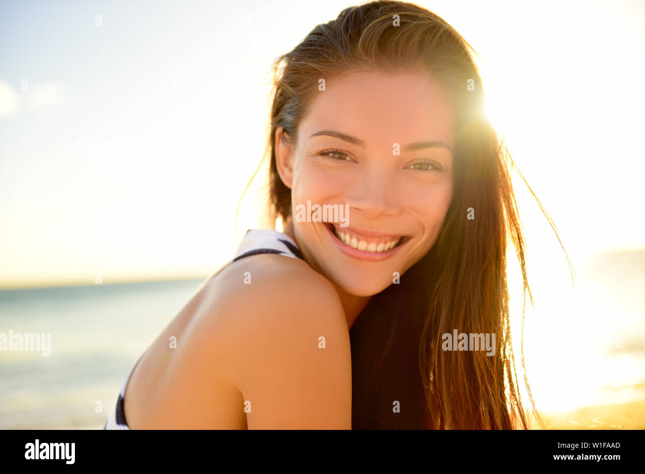 Smiling Asian Sunshine Girl High Resolution Stock Photography and ...