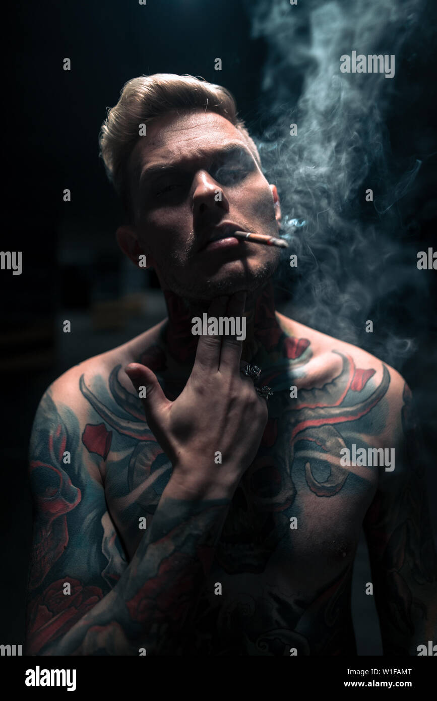 musician singer portrait smoke people Stock Photo - Alamy