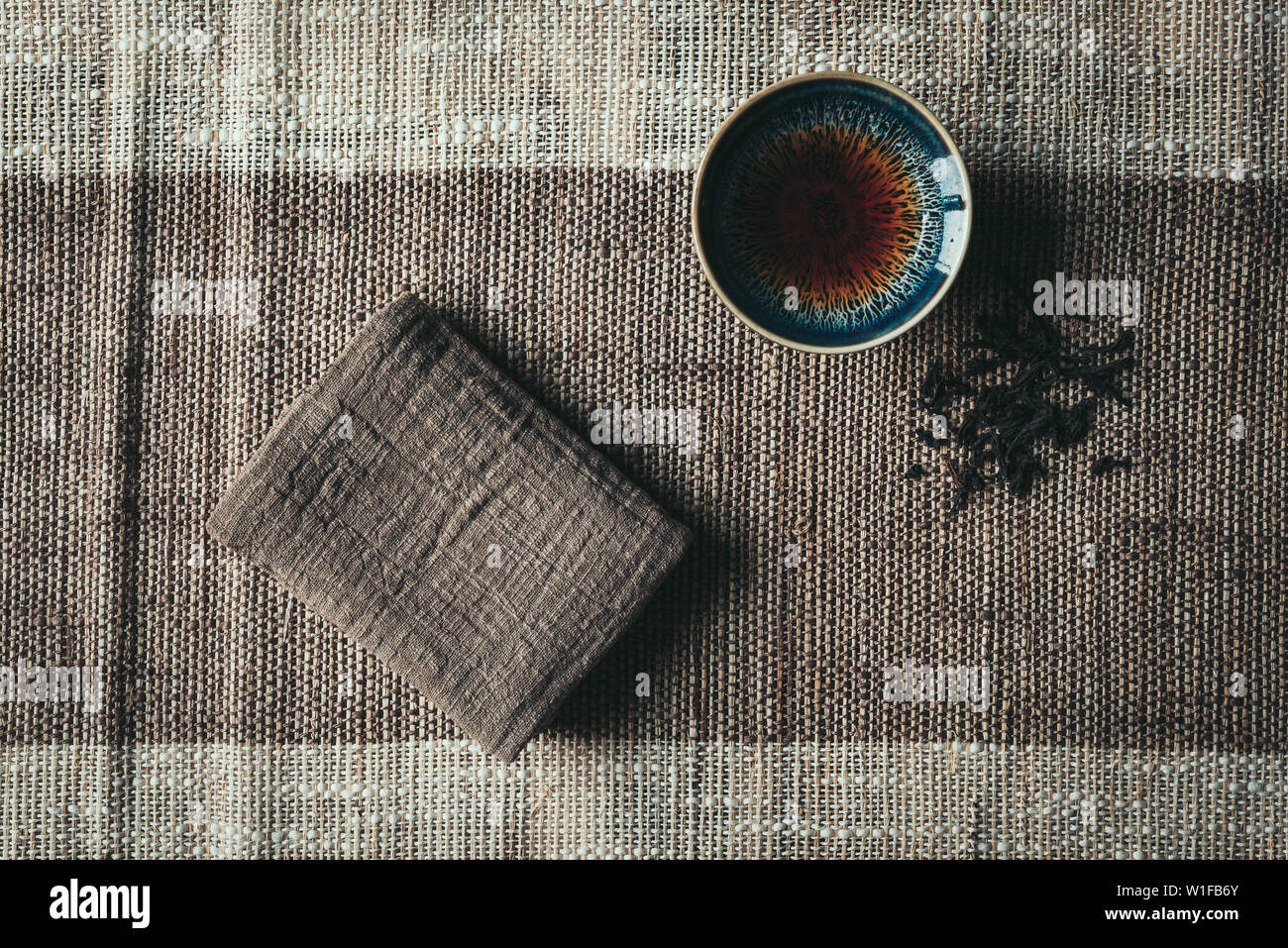 Fiber to yarn hi-res stock photography and images - Alamy