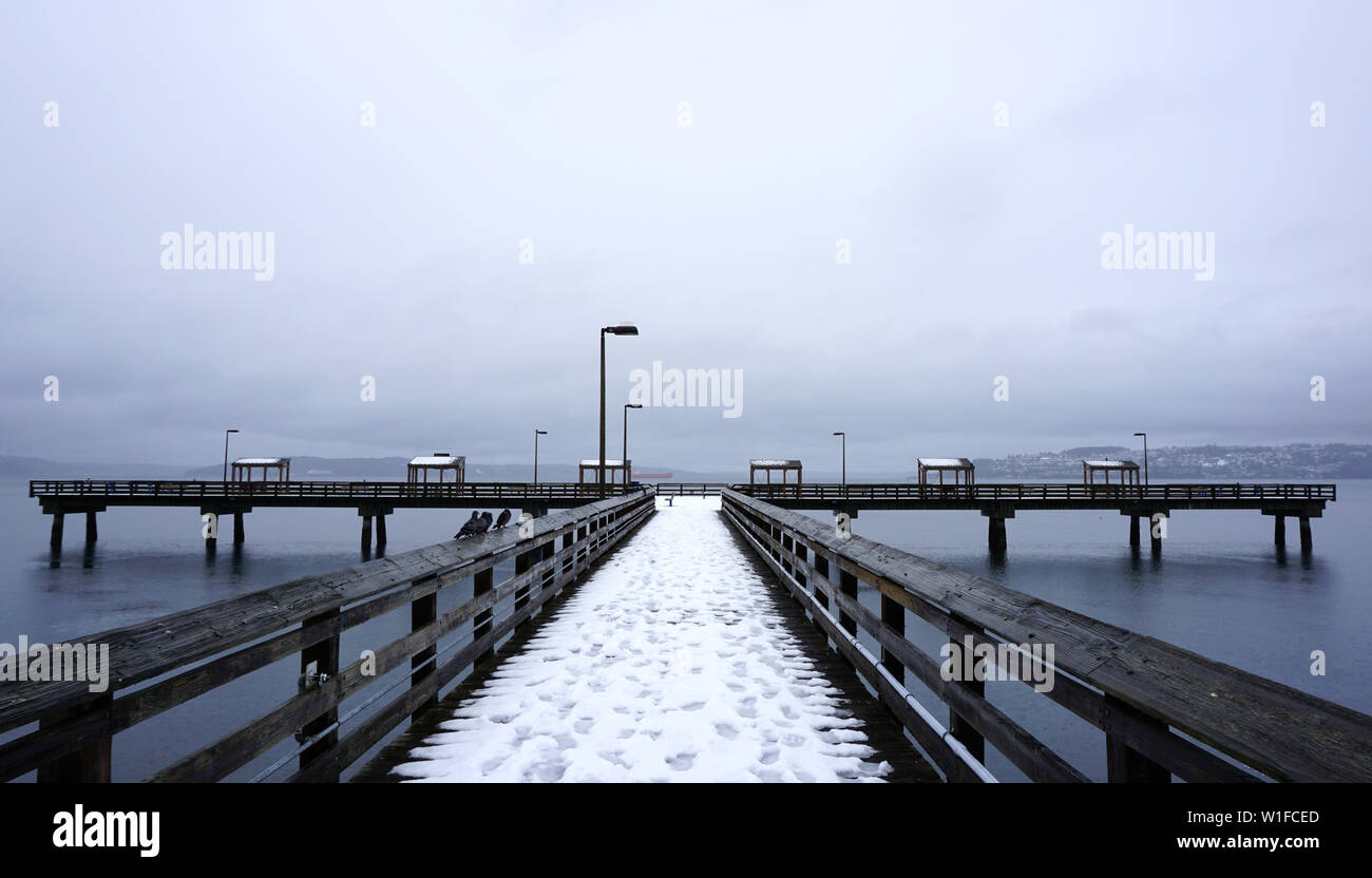 Snow pier hi-res stock photography and images - Alamy