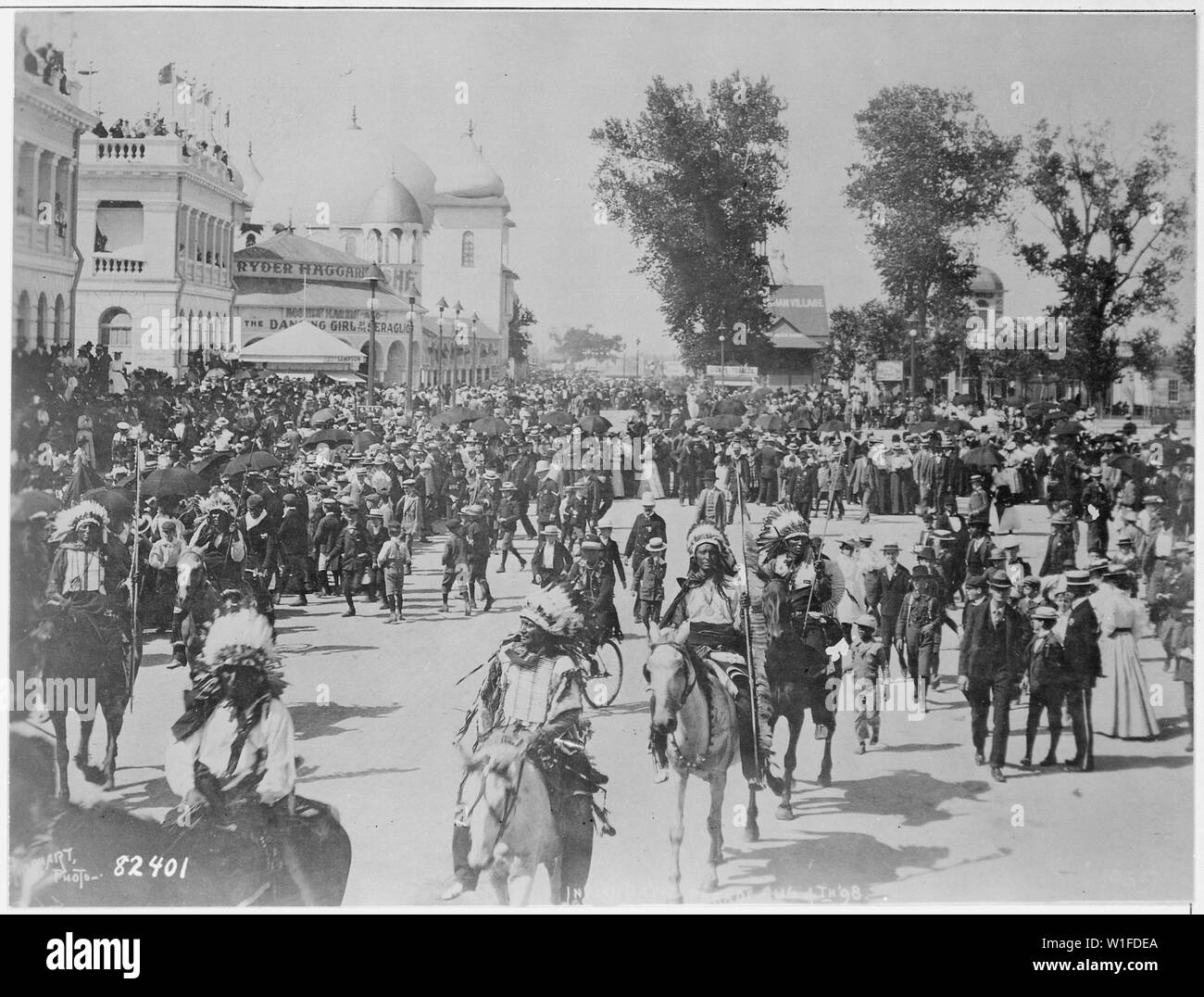 Omaha parade hi-res stock photography and images - Alamy