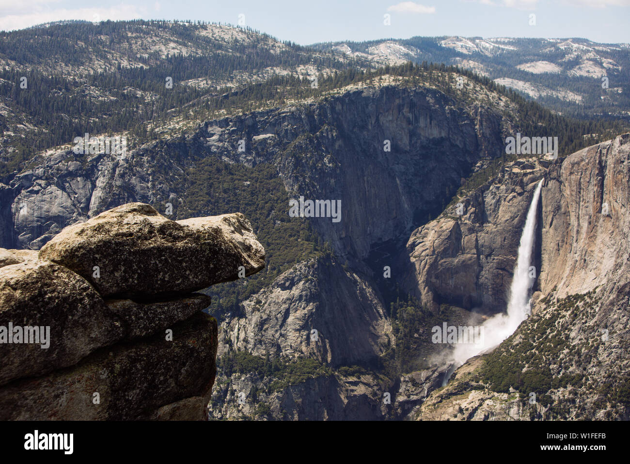 Landscape Yosemite Falls and Yosemite Valley view from Glacier Point in ...