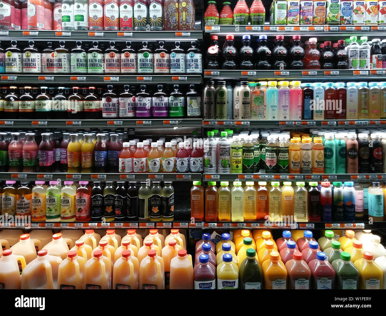 Beverages store hi-res stock photography and images - Alamy