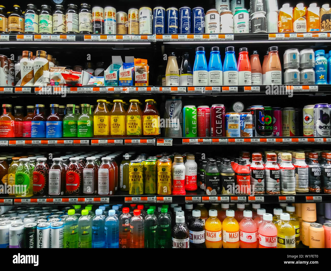 Beverages store hi-res stock photography and images - Alamy