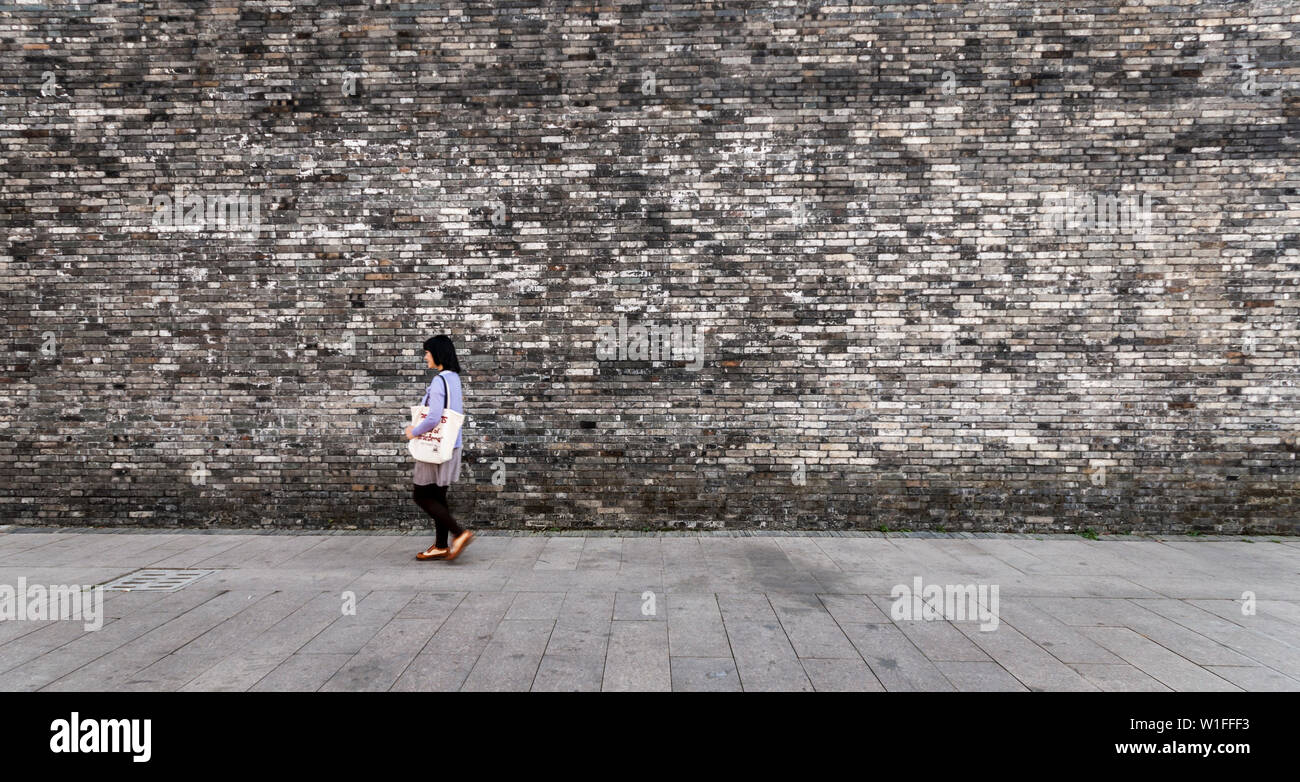 old stone wall pavement street Stock Photo - Alamy