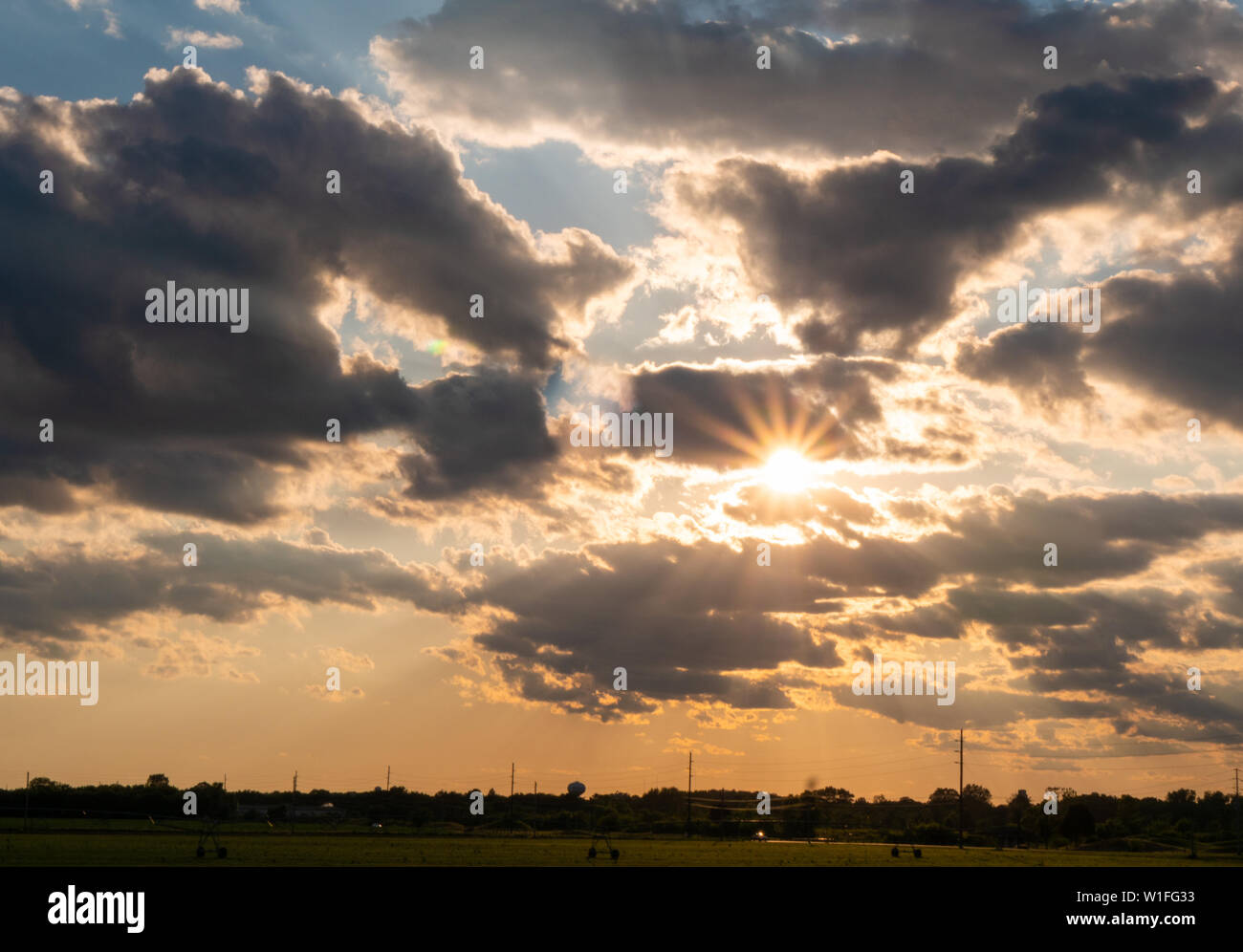 Sunset sky - perfect for sky replacement Stock Photo - Alamy