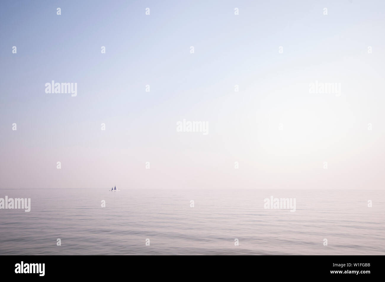 beach winter fog water mist Stock Photo - Alamy