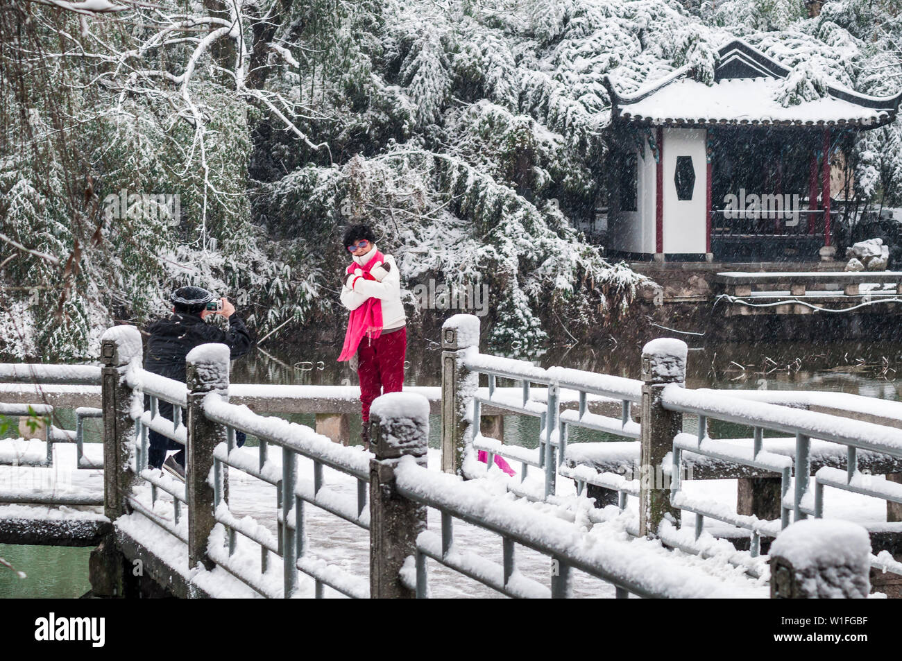 Wood cold hi-res stock photography and images - Alamy